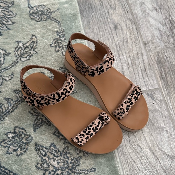 Madewell | Shoes | Madewell The Maggie Sandal In Spotted Calf Hair ...